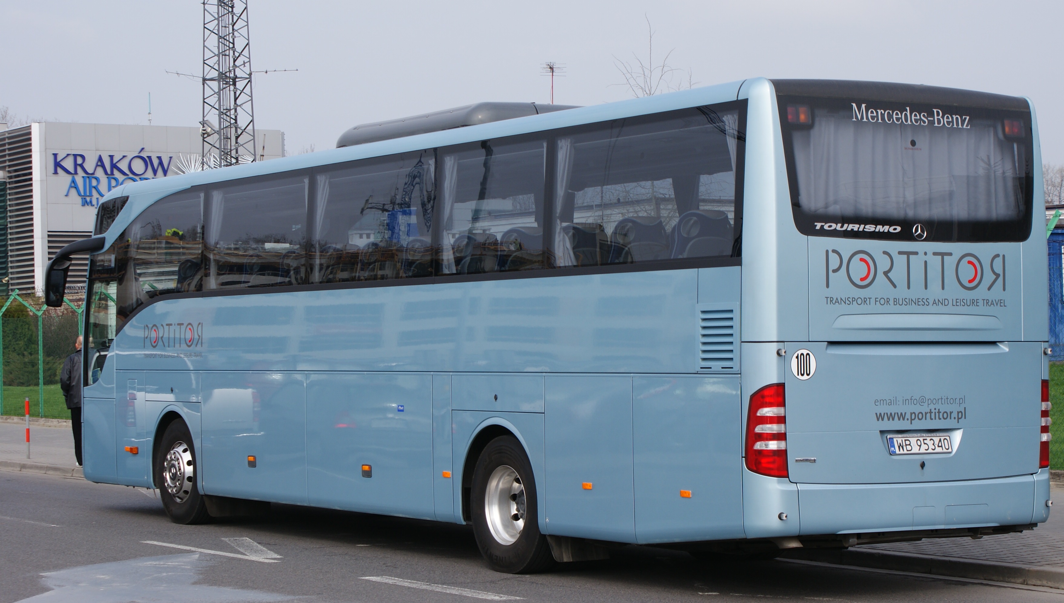 Mercedes Tourismo RHD – Portitor